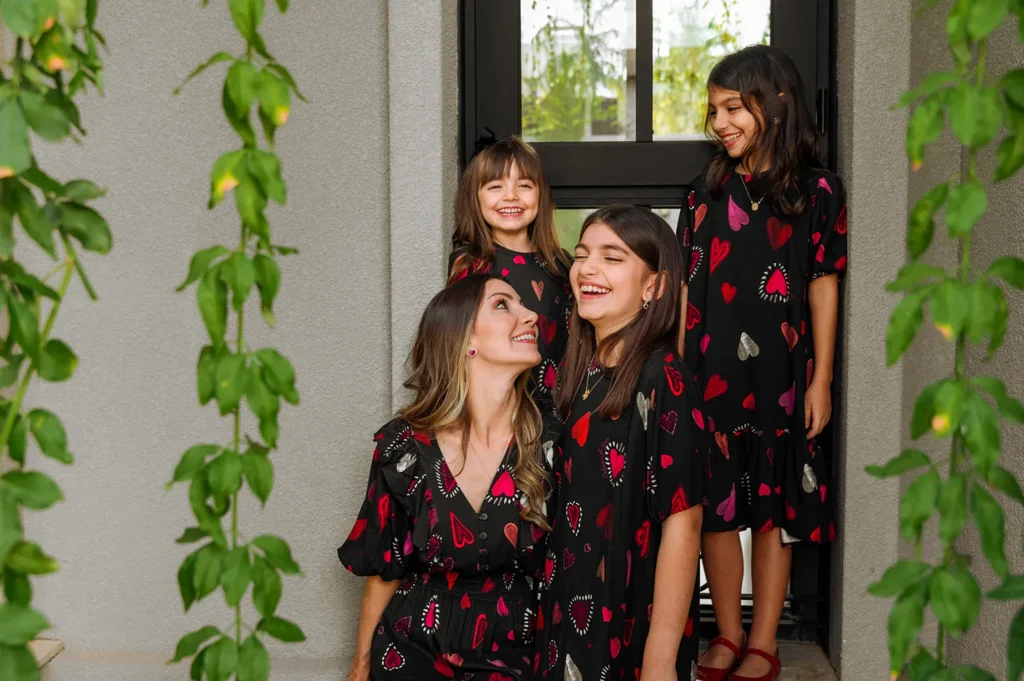 Mia-Mello-Caroline-Amanda-Yoni-das-Pretas-The-M-Factor-Documentario ...